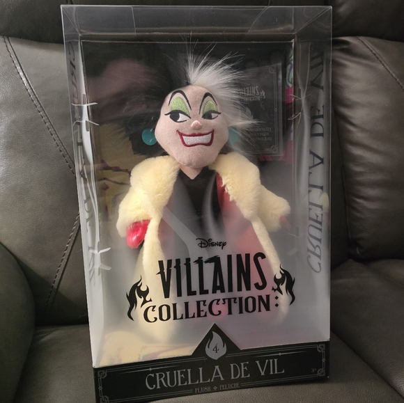Disney | Toys | Disney Villains Collection Cruella De Vil 3inch ...